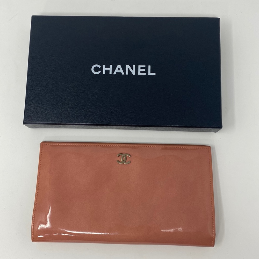 Chanel Yen Interlocking Rose Gold Cc Logo Wallet - Gem